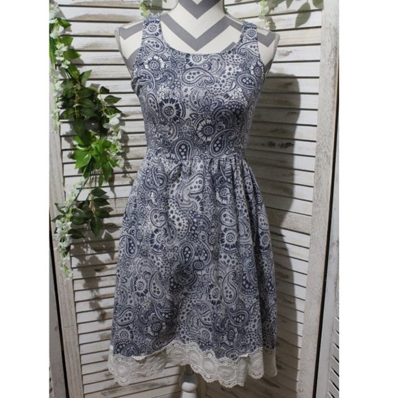 Modcloth | Dresses | Modcloth Doe Rae Paisley Dress With Lace Trim 343 ...